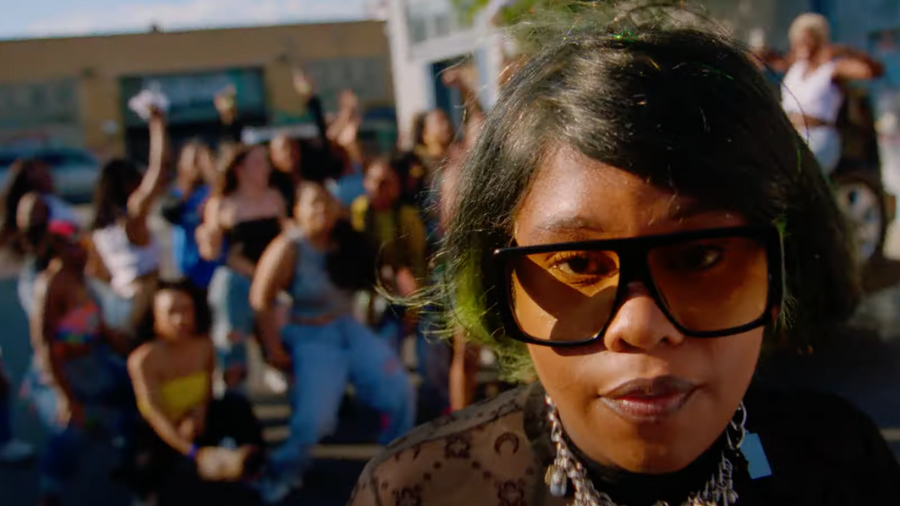 Alex Mali Shares 'Album Mode' Video | Def Pen