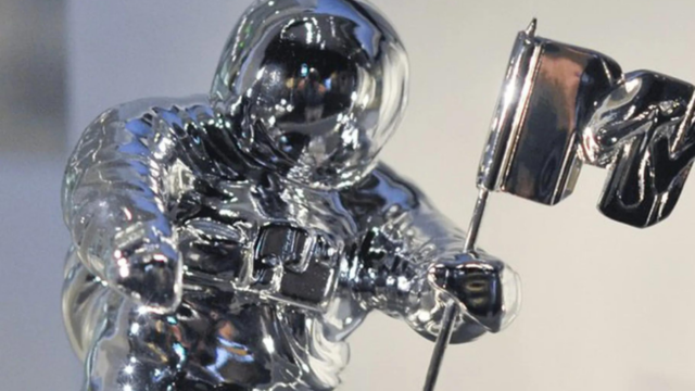 MTV VMA Trophy - Def Pen