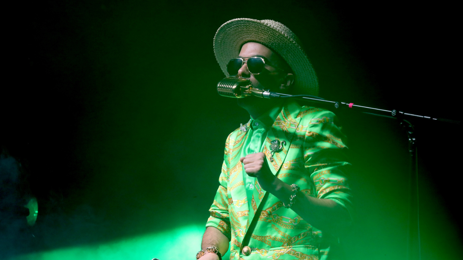 DJ Cassidy Body Photo 2 - Def Pen