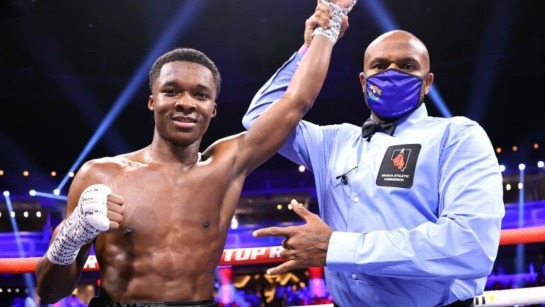 Abdullah Mason Extends Pro Winning Streak To Five | Def Pen