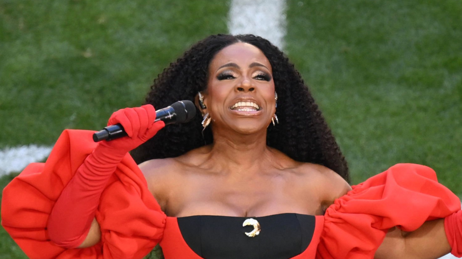WATCH: Sheryl Lee Ralph Performs At Super Bowl LVII | Def Pen