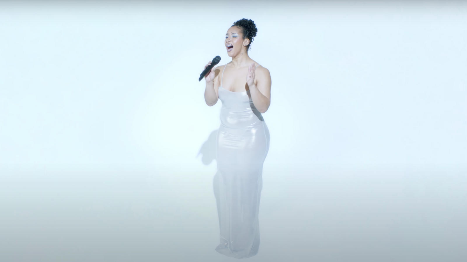 Naomi Sharon Shares Acoustic Performance Of 'Celestial' | Def Pen