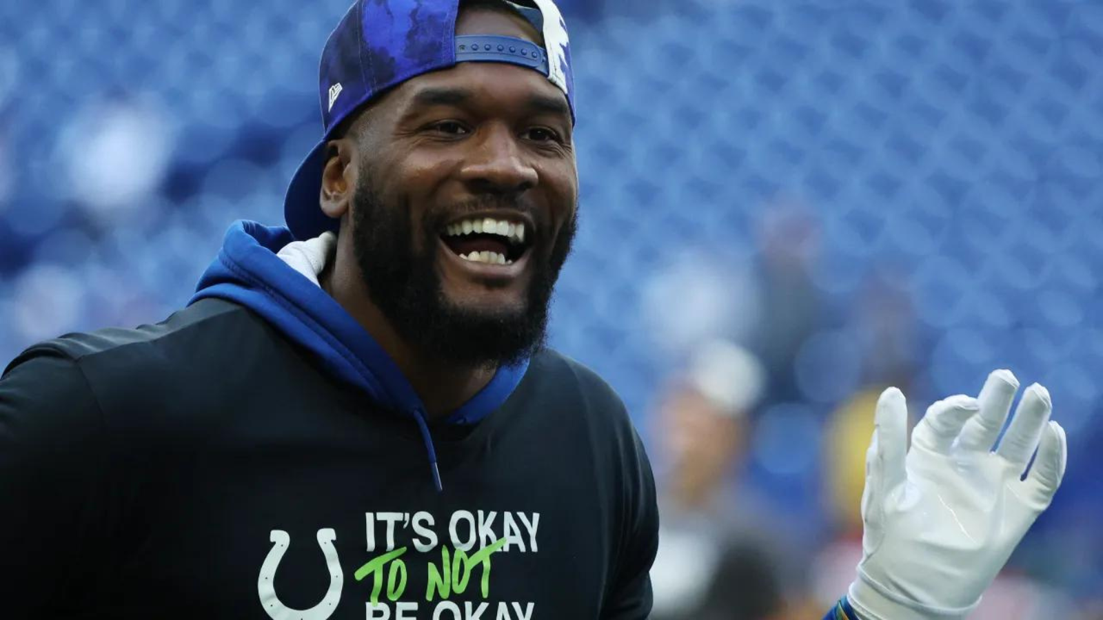 Shaq Leonard Hosts Turkey Giveaway Despite Being Cut By Colts | Def Pen